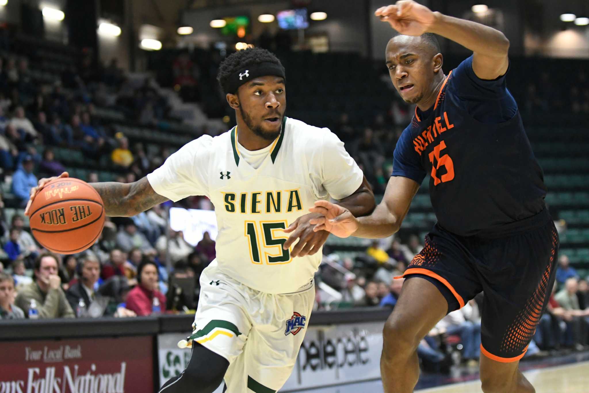 Siena basketball tries to end road slump at Hofstra