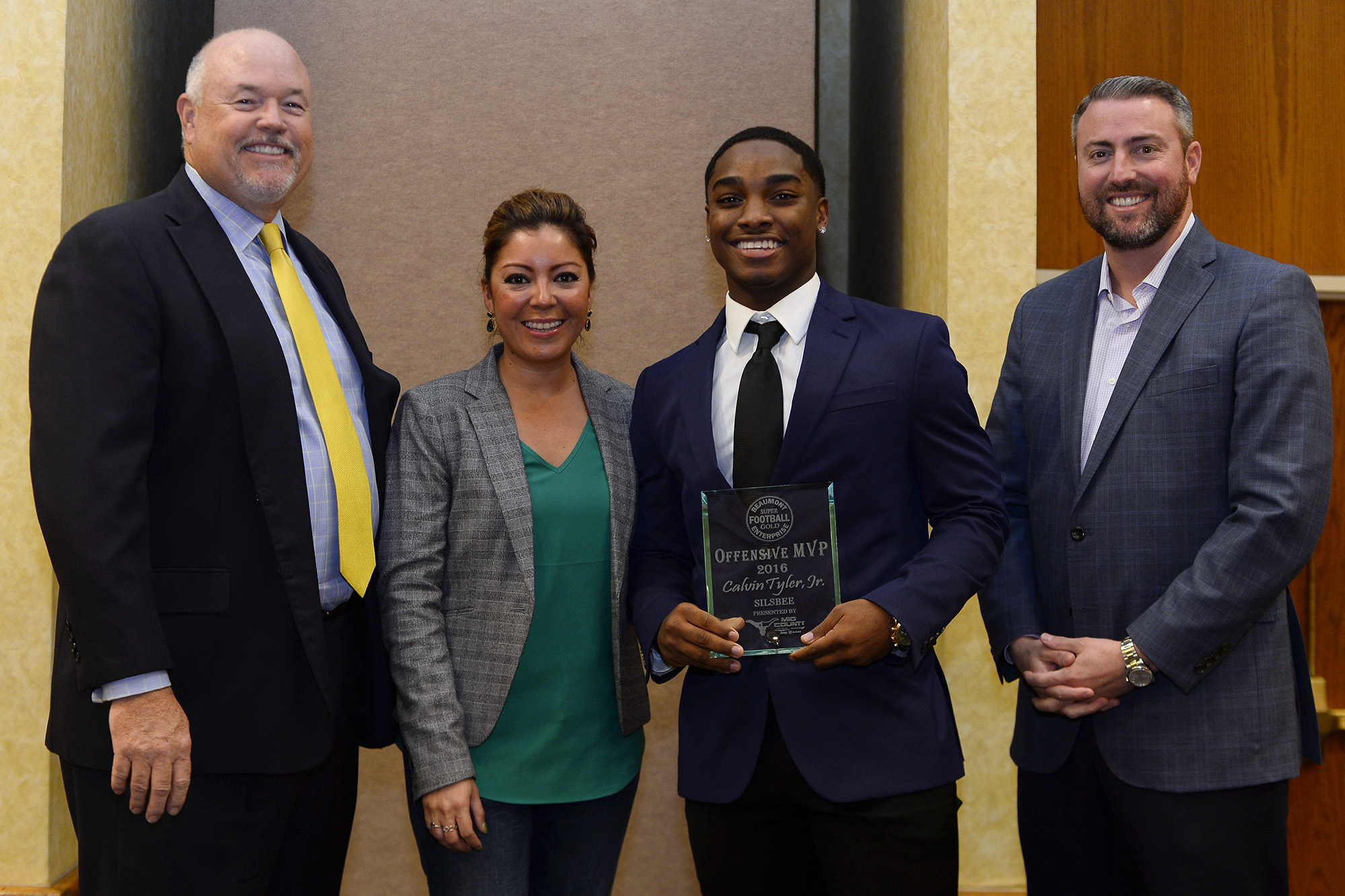 Scenes from the 2016 Fall Super Gold Banquet