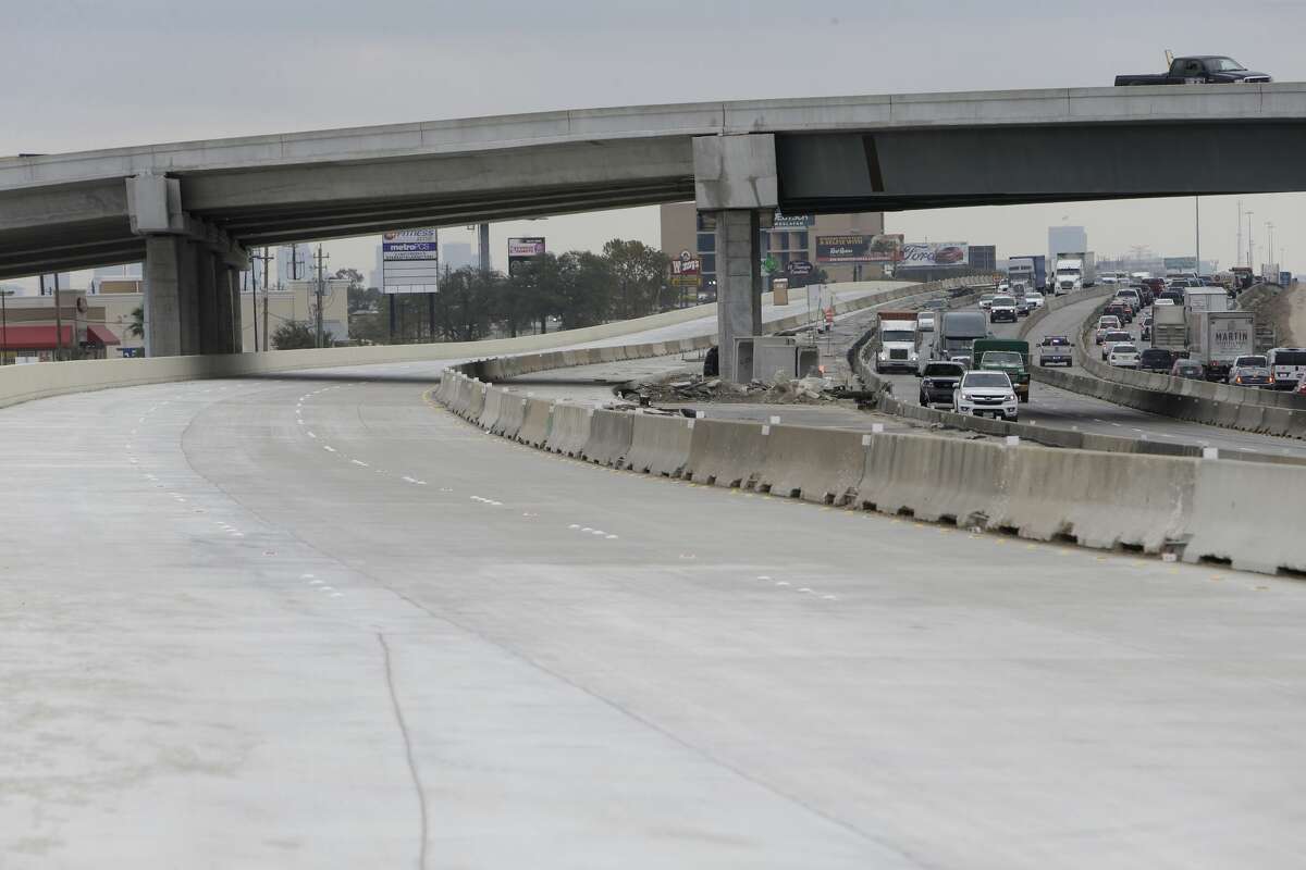 Rain ruins weekend Houston freeway construction plans again