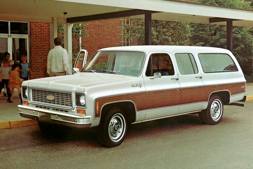 Chevrolet Suburban through the Years (1935-2017)