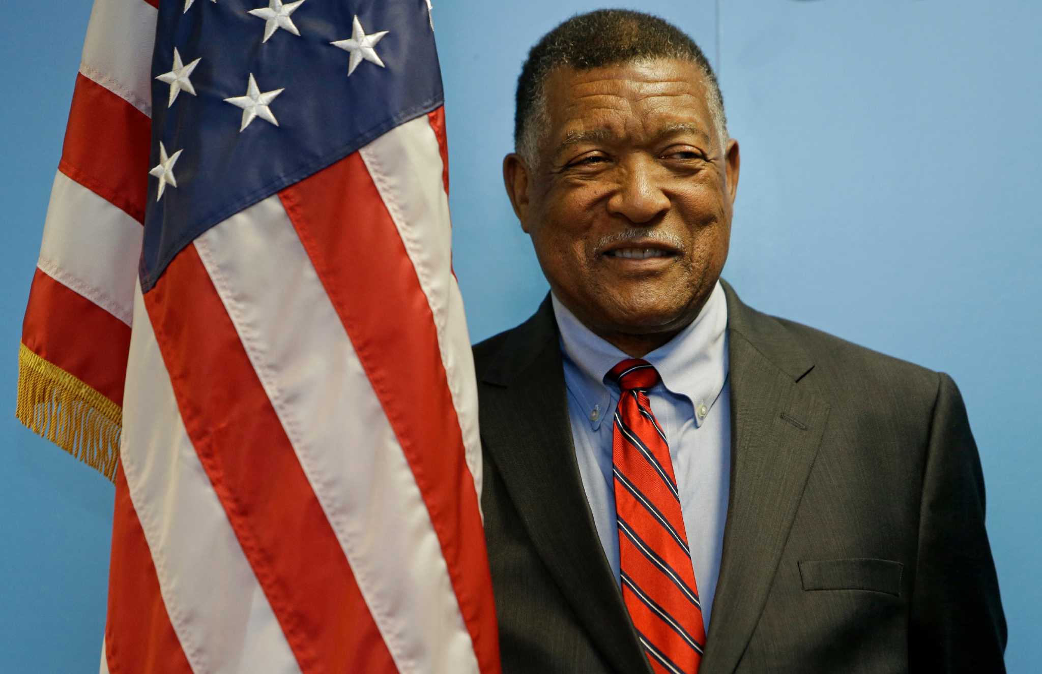 Gene Locke bids farewell to fellow Harris County commissioners