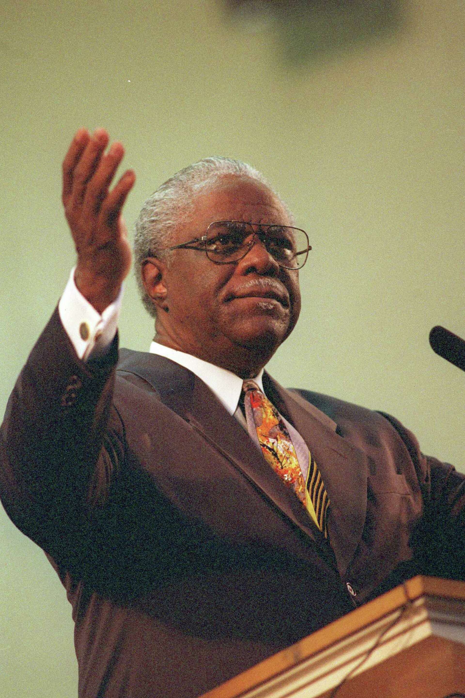 Leading Fifth Ward pastor dead at 80