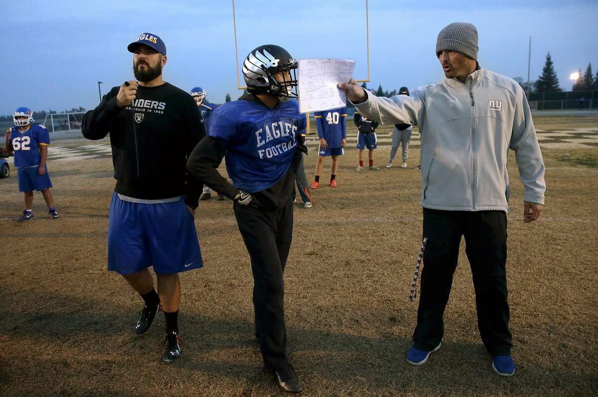 Derek Carr’s values, football savvy instilled by his family