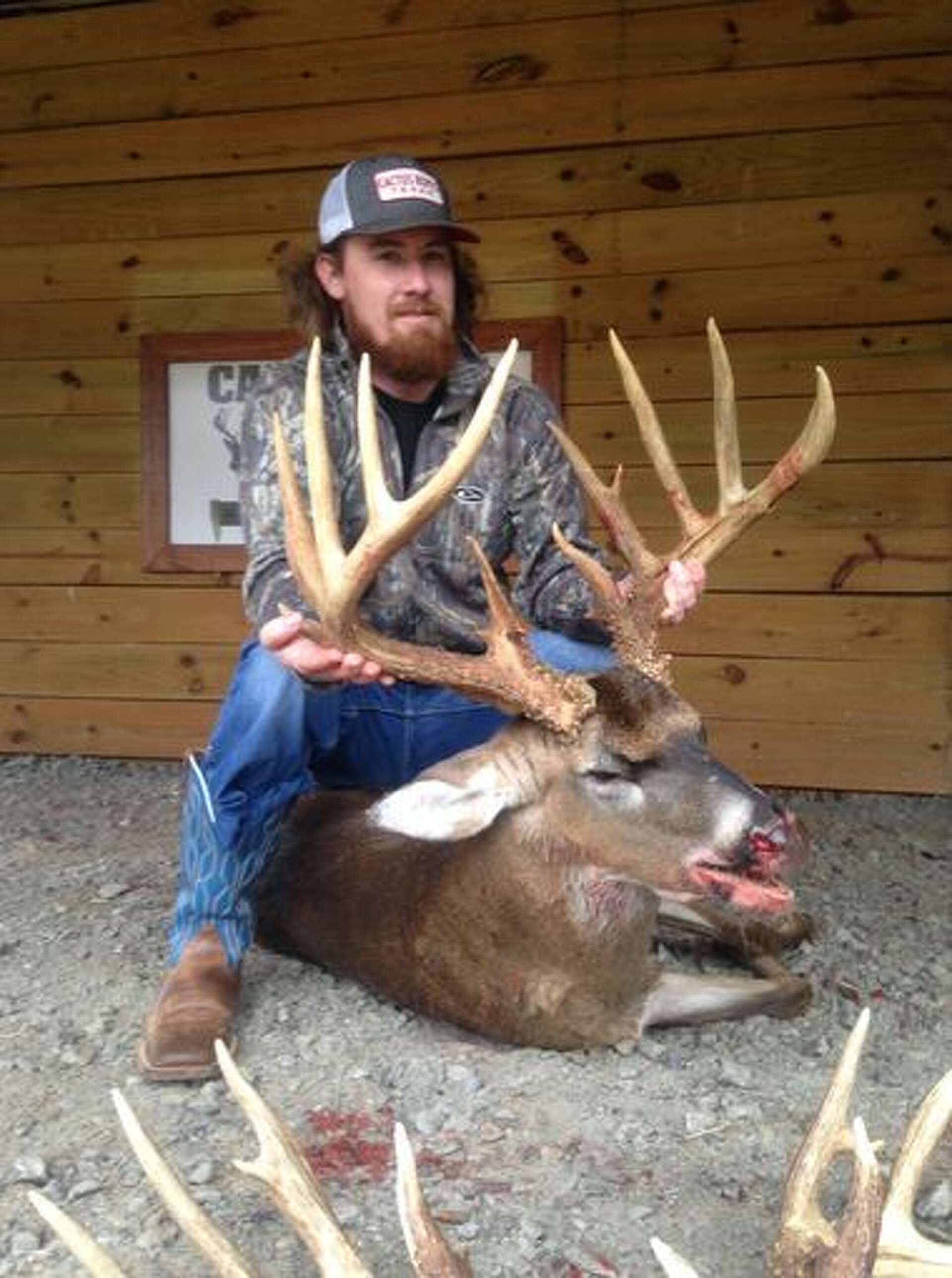 'Crazy'-sized buck killed in Mississippi may break record