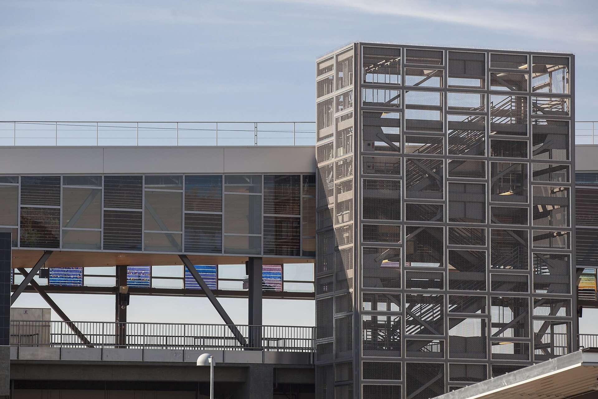 BART extension to Warm Springs Station moving in fits and starts