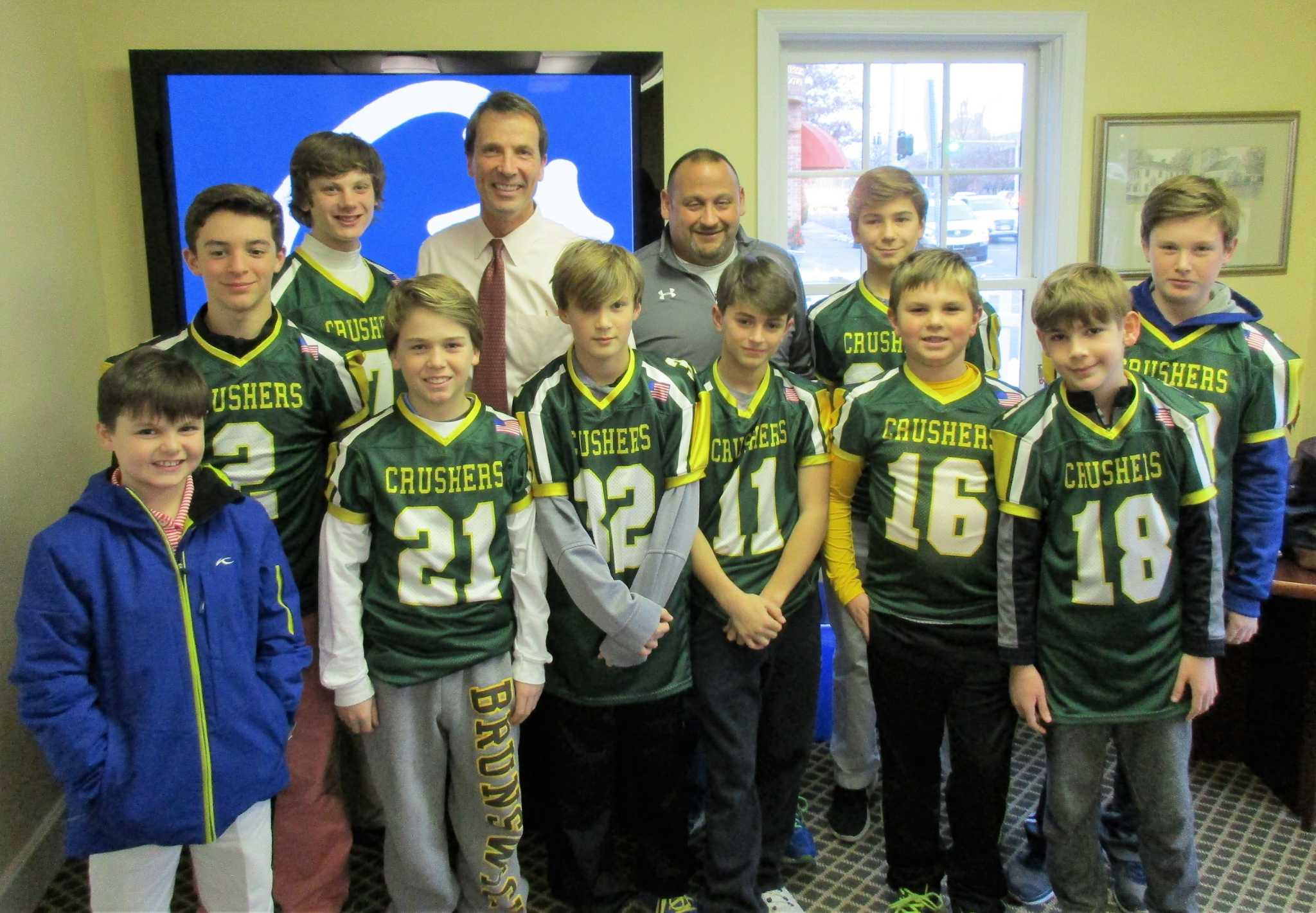 Cos Cob Crushers lead donations to Neighbor to Neighbor