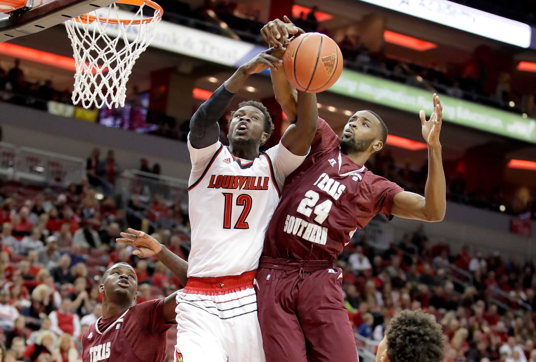 NCAA HOOPS: Lower-level Division I teams embrace, enjoy epic road trips