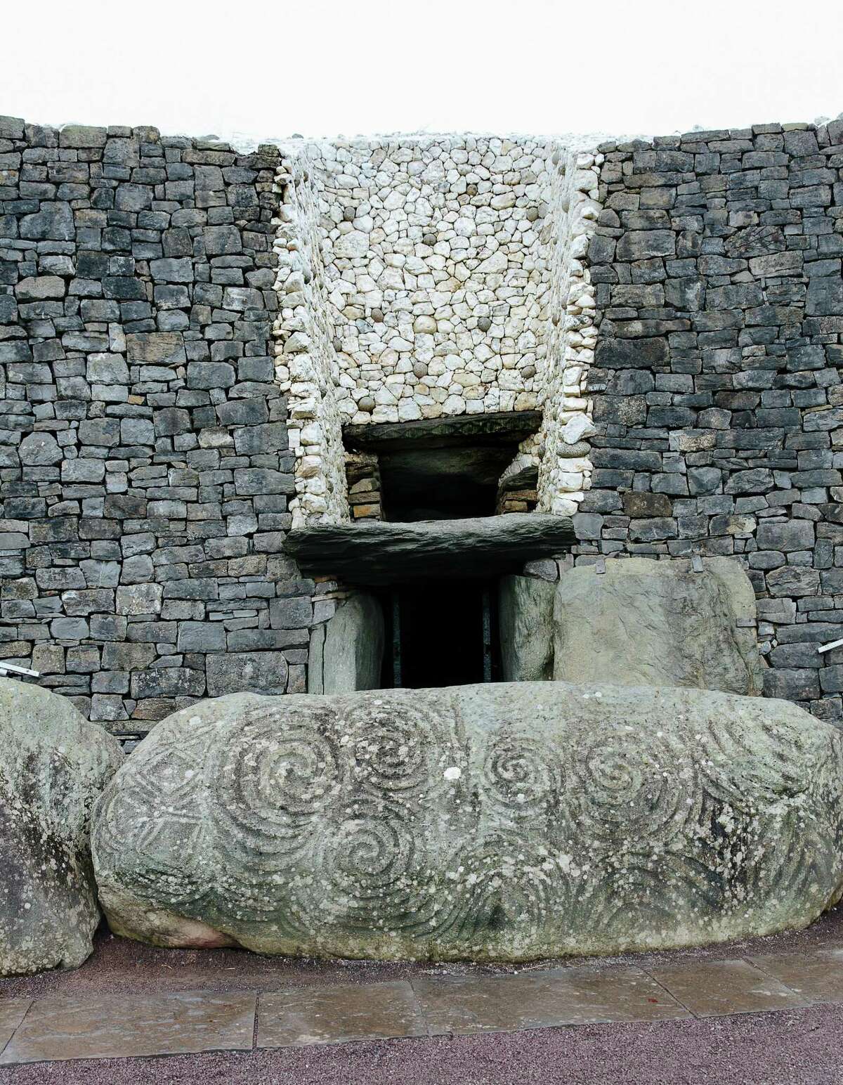 Ancient Ireland's mysterious tombs