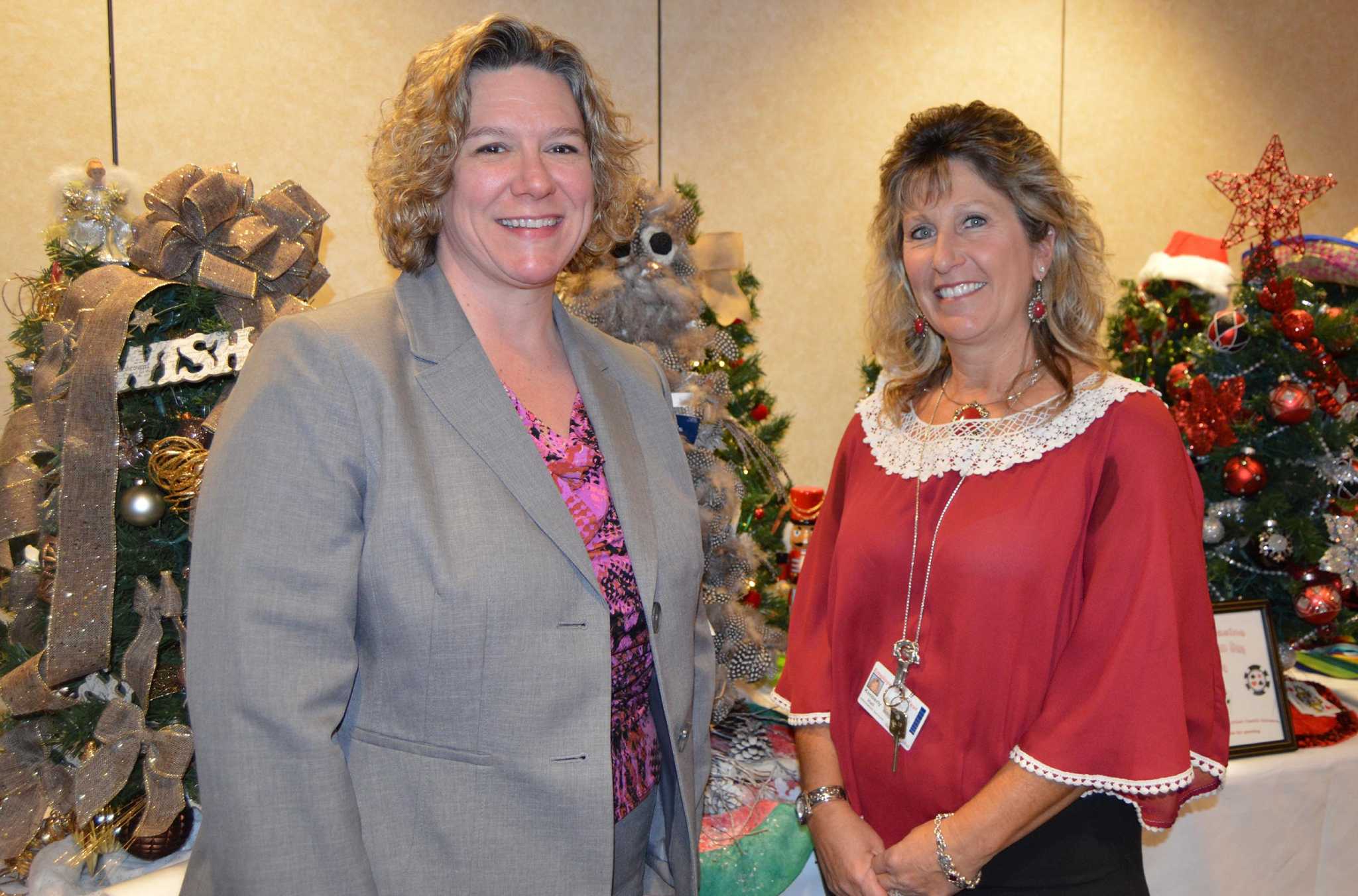 Wonderland of Trees raises $8,000 for Shelton homeless shelter