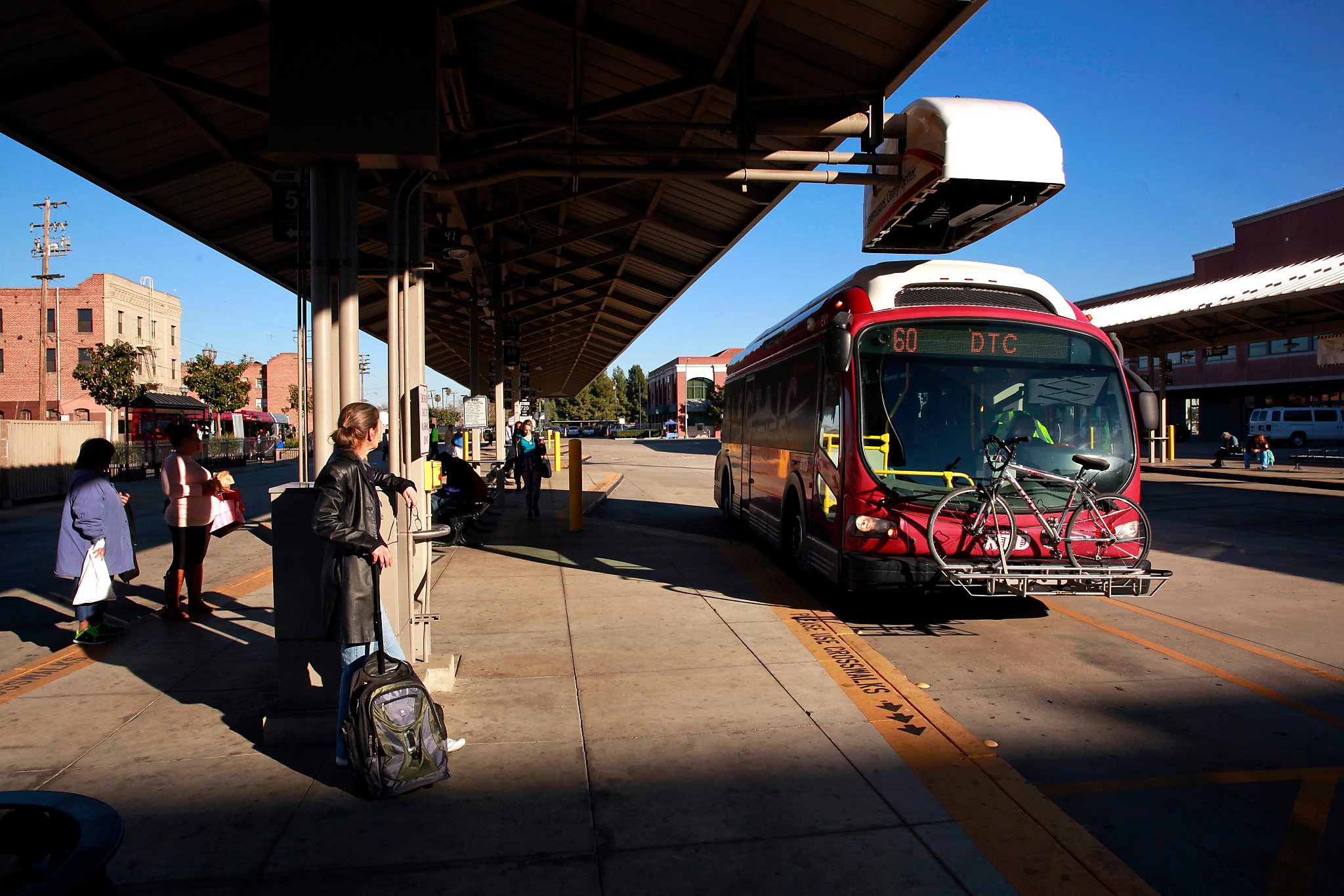 Electric bus maker Proterra opens California factory
