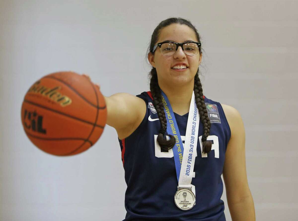 Wagner basketball star named 2016 Express-News Sportswoman of the Year