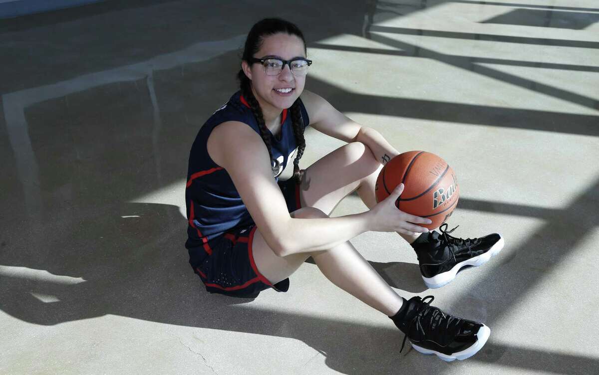 Wagner basketball star named 2016 Express-News Sportswoman of the Year