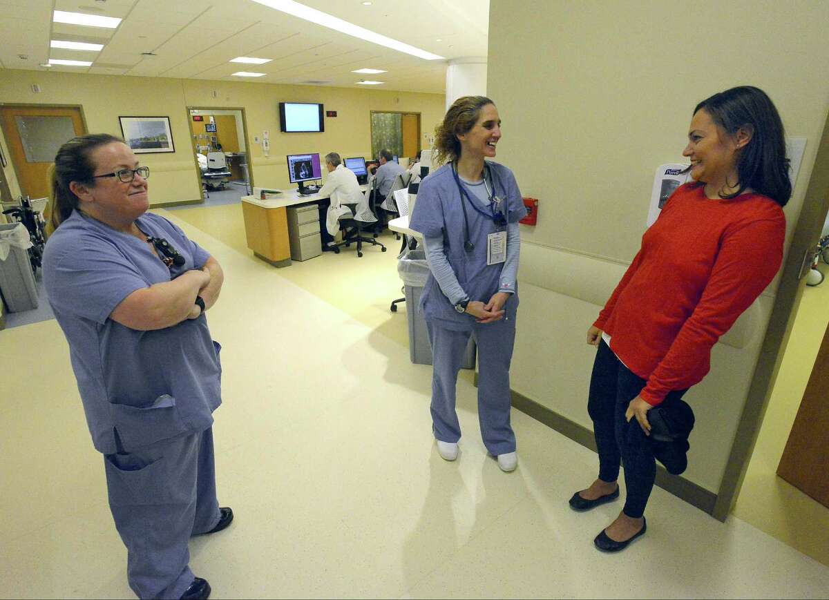 Stamford woman thanks ER staff after heart attack