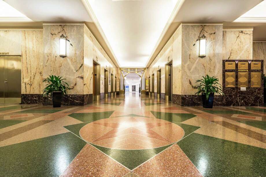 Downtown Houston's historic Esperson office buildings hit the market ...