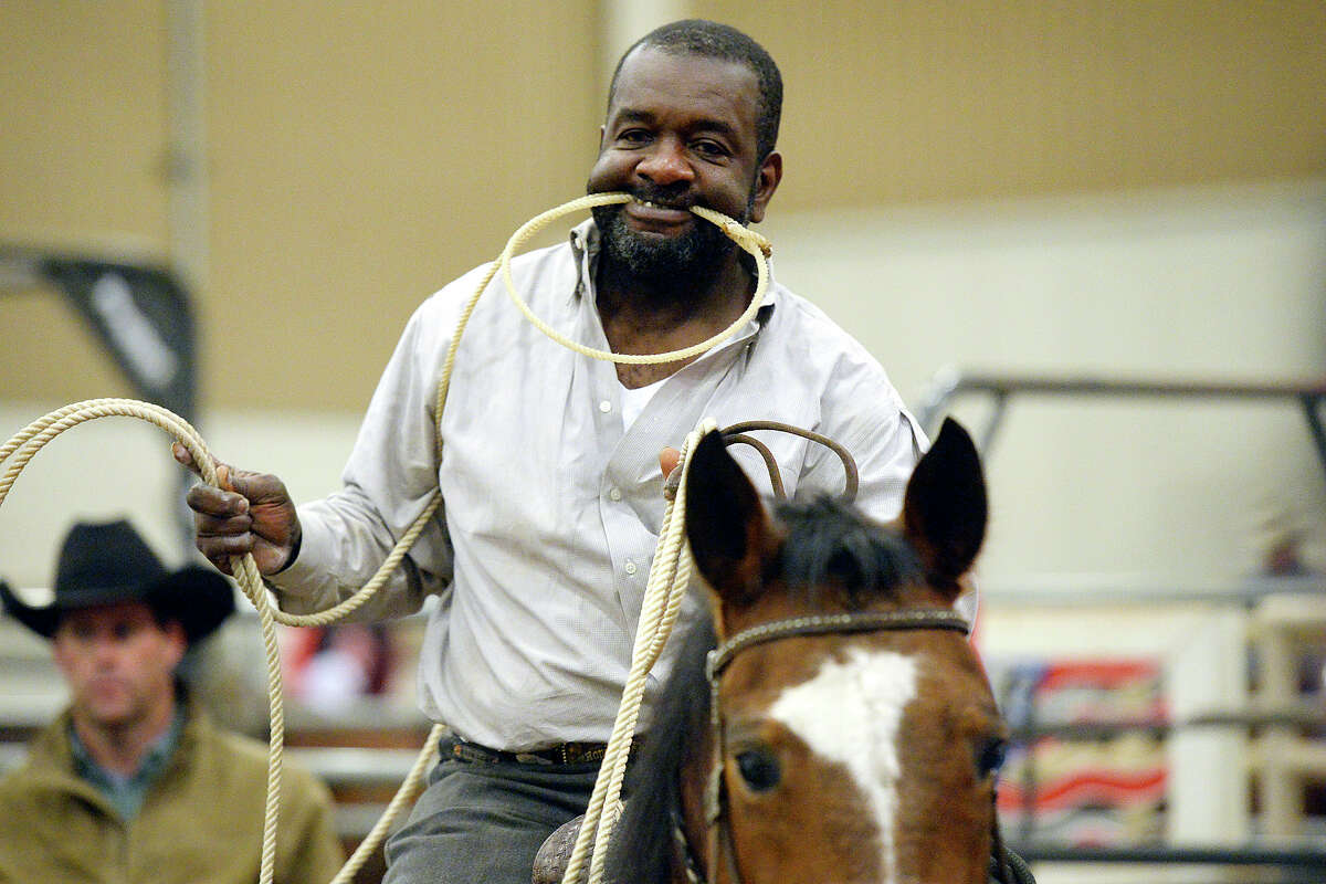 Tall City Ultimate New Year's Eve calf roping