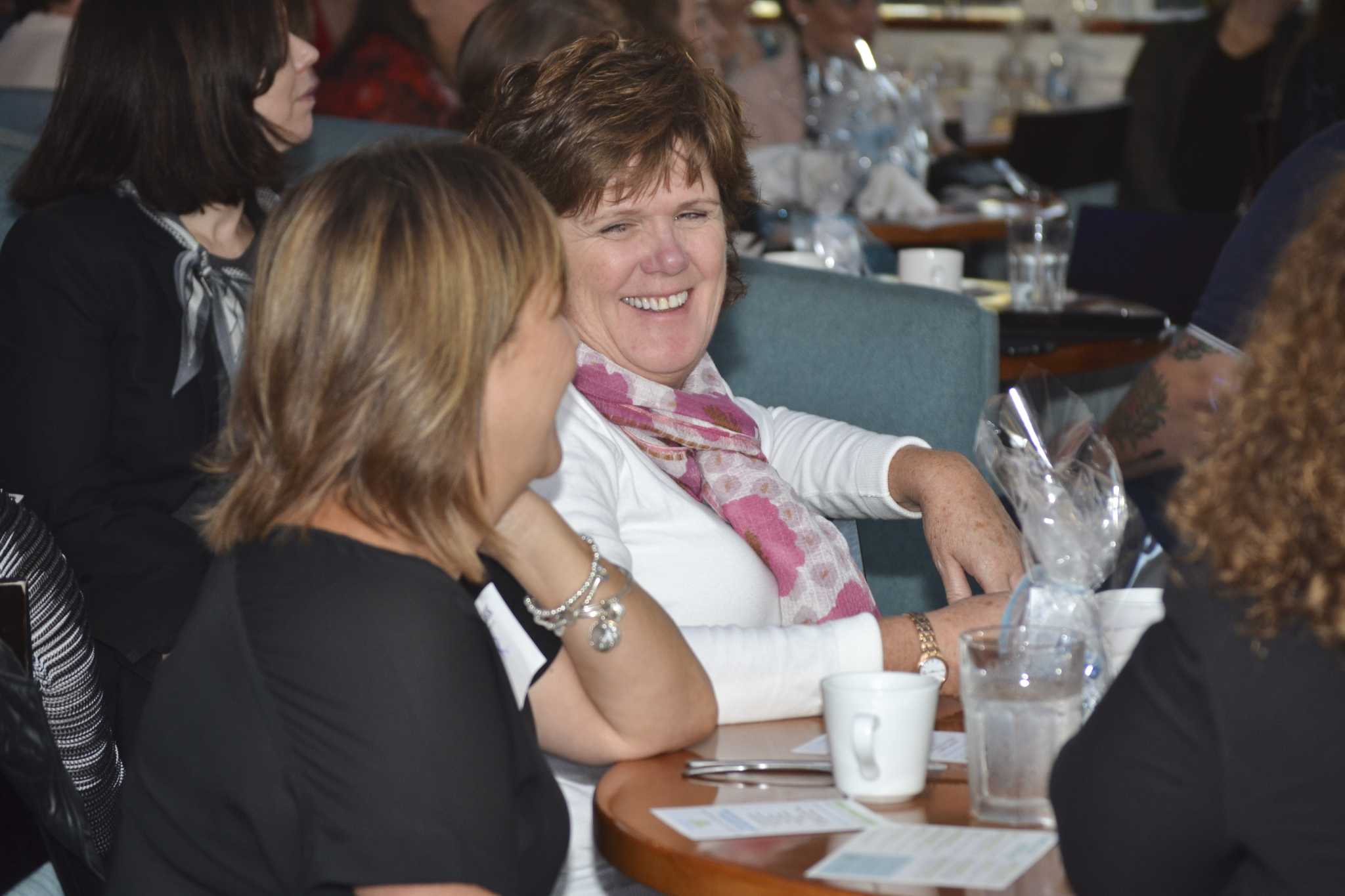 Tips on how to mingle at a networking event