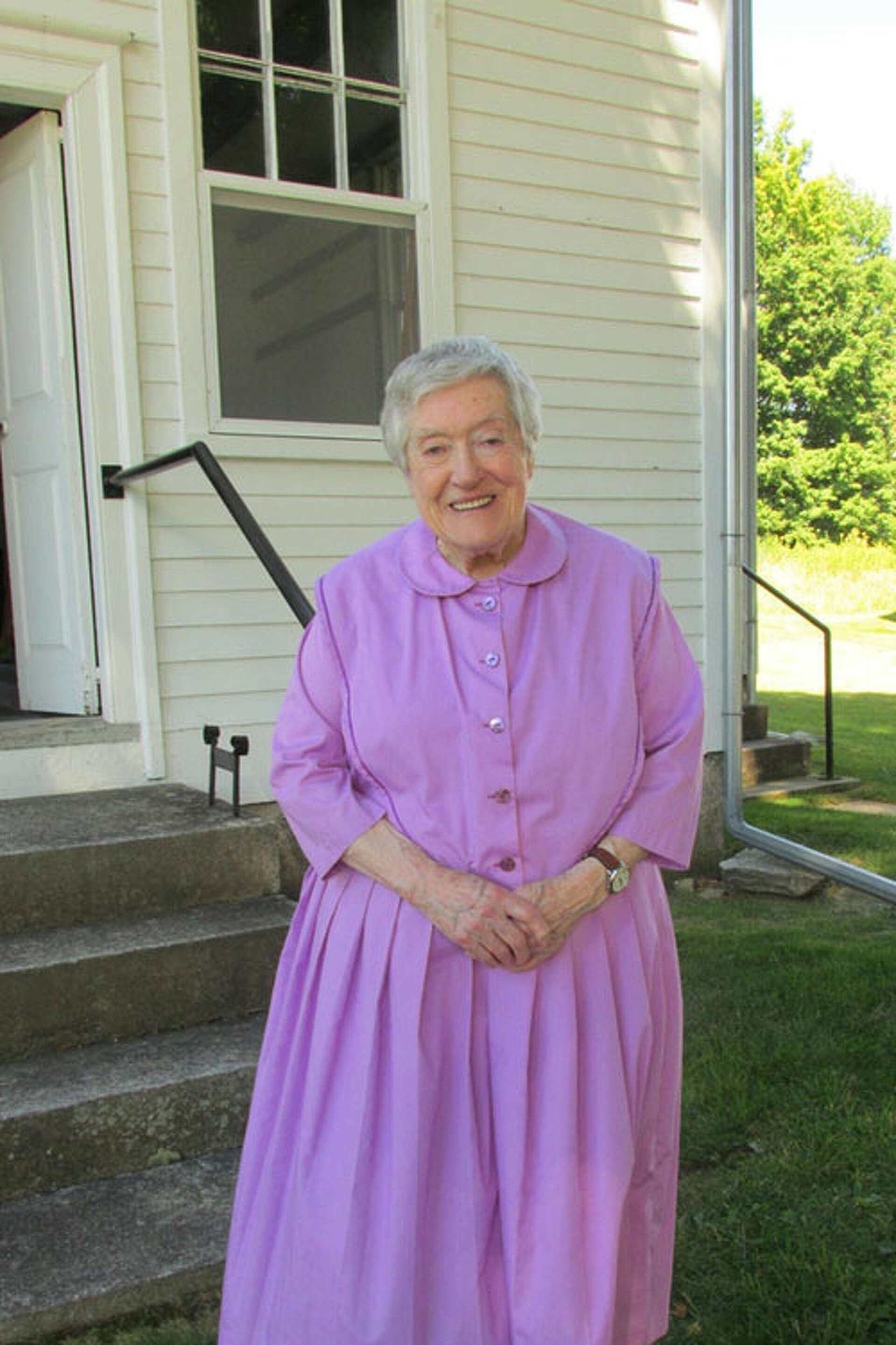 Sister Frances Carr, one of last three Shakers, has died