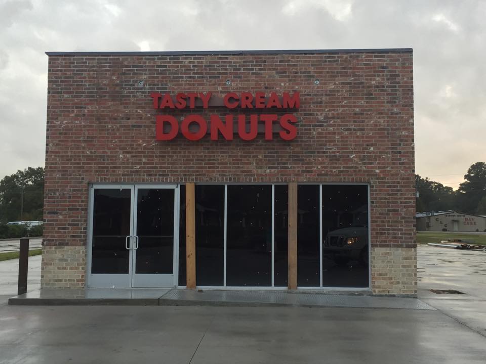 Tasty Cream Donuts re-opens in new Beaumont location