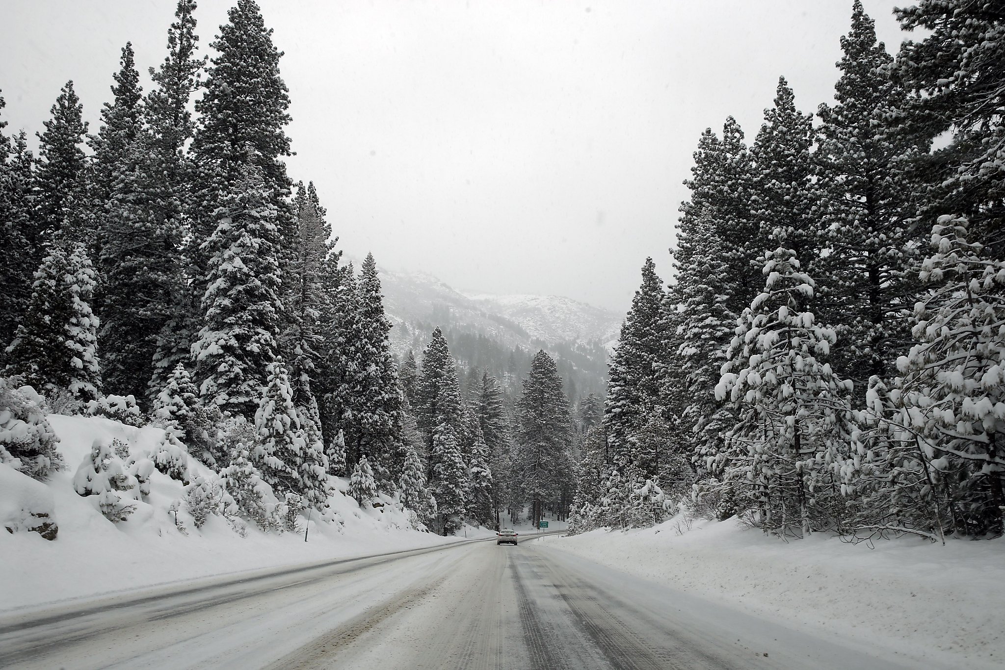 Heavy snow expected in Sierra