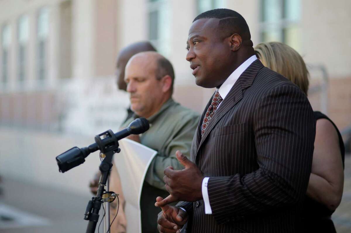 Quanell X sued by family alleging he passed himself off as a lawyer