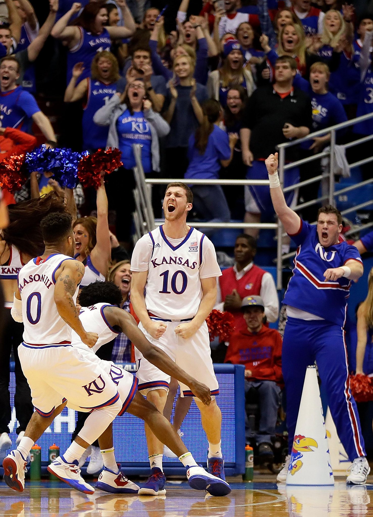 Kansas walks off with a close win over Kansas State