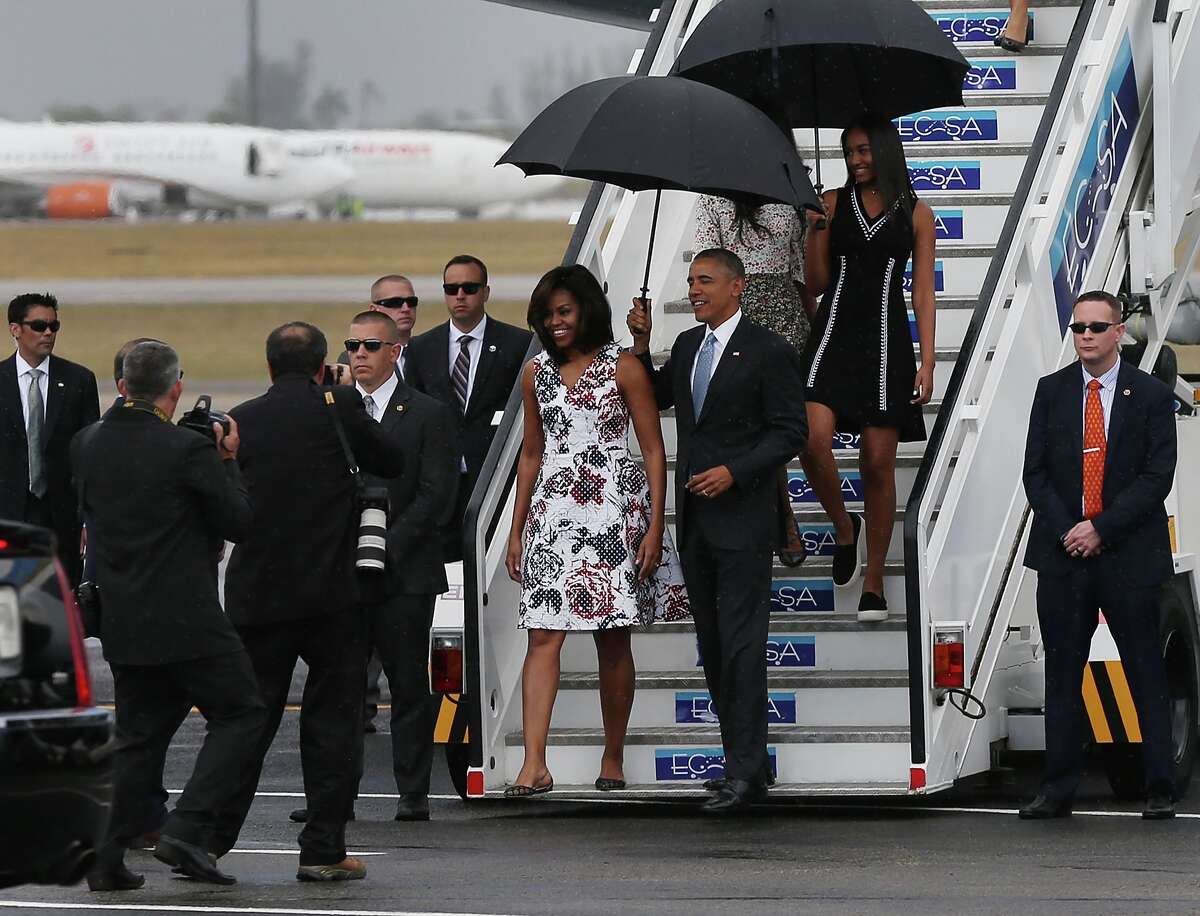 Stepping off the plane like a president