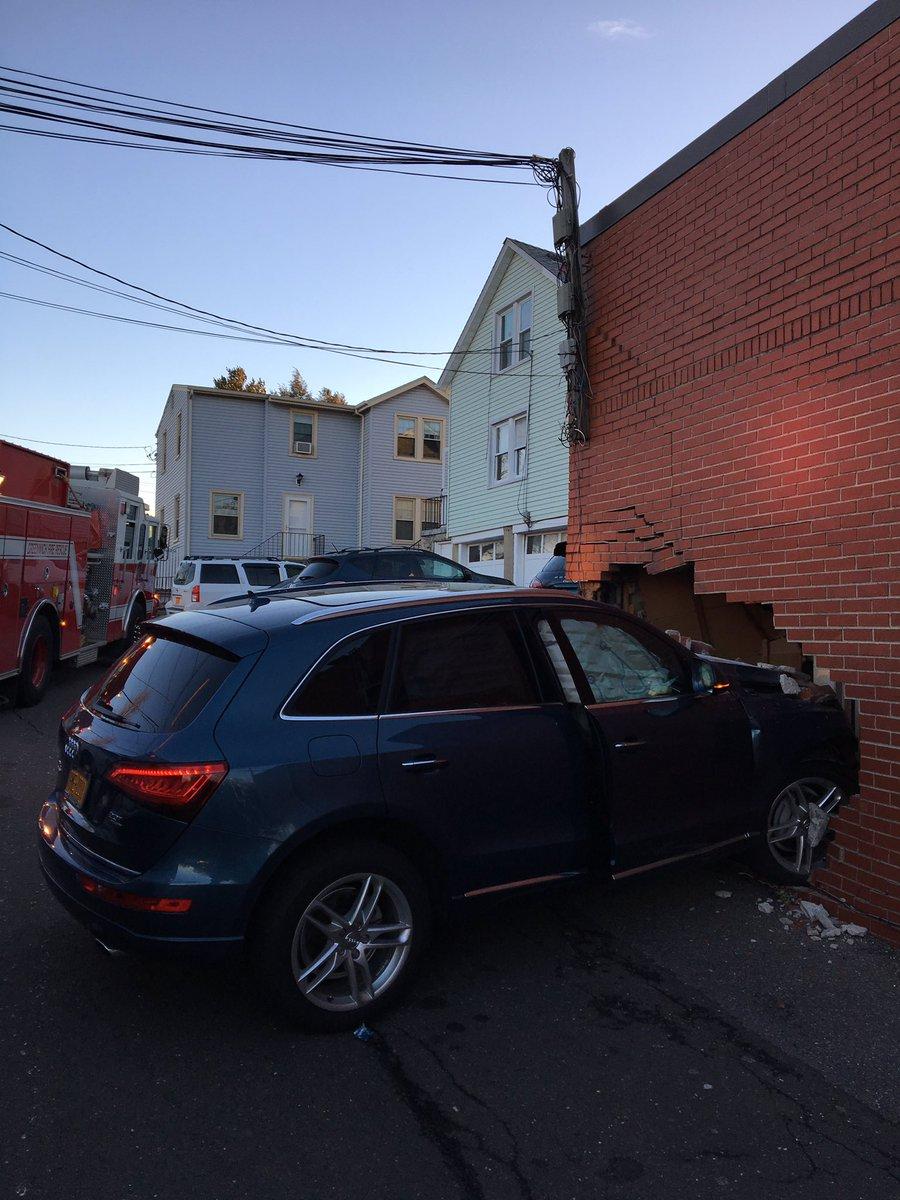 Car hits building in west end of Greenwich