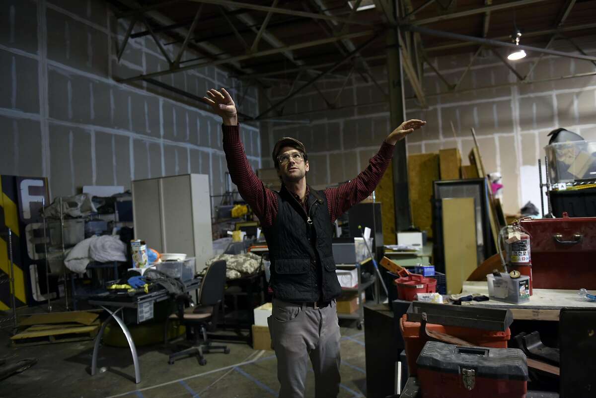 Artists lose workplaces in aftermath of Oakland warehouse fire