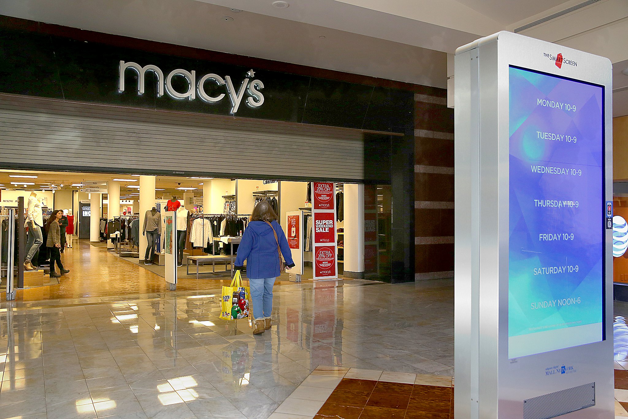 Malls try to keep retailers afloat amid Macy’s, Sears closings