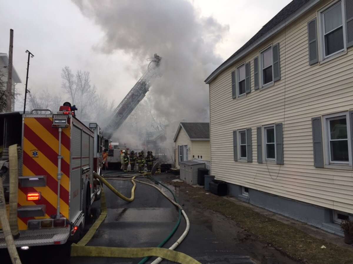 4 people get aid after Schenectady fire