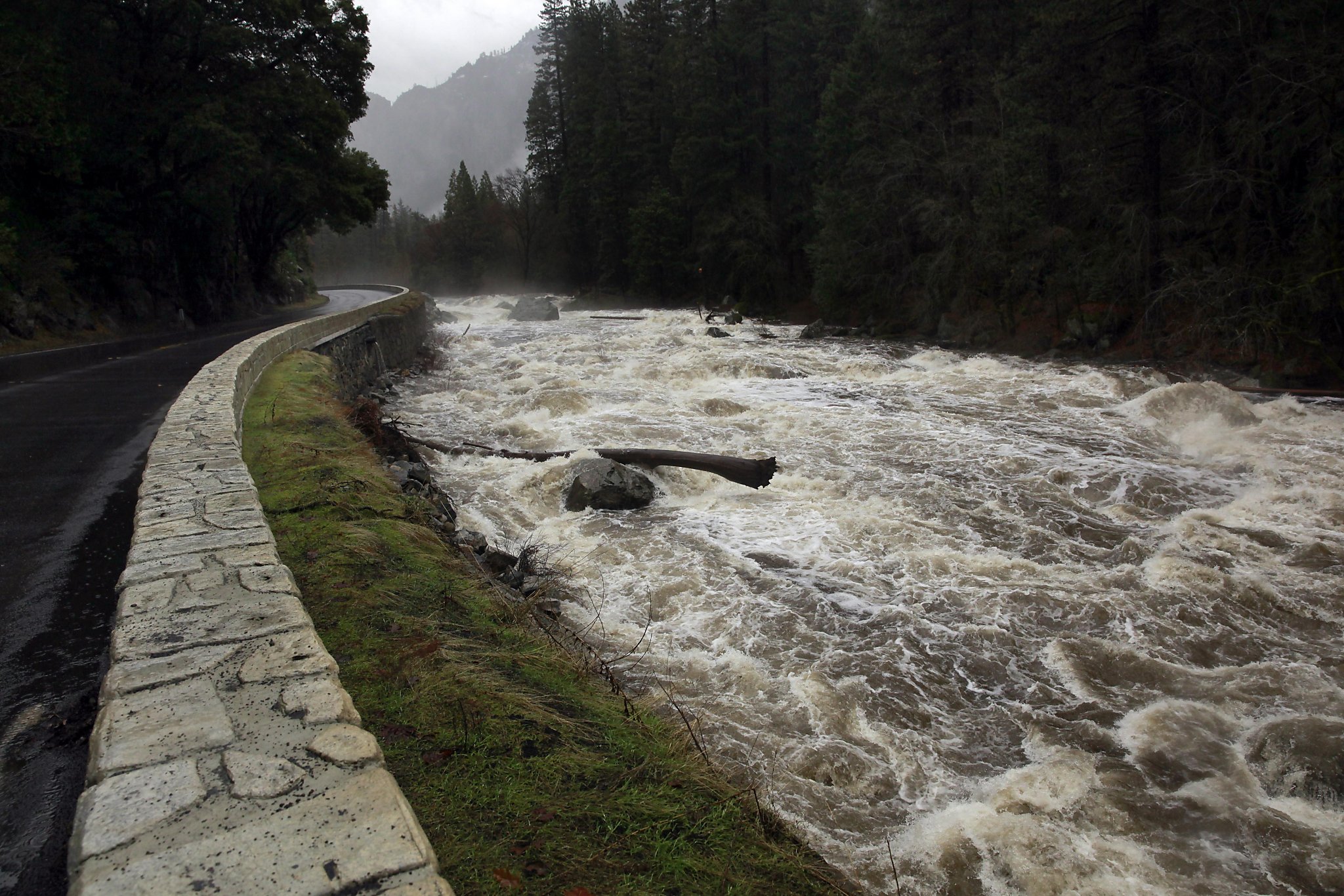 Yosemite drenched, but spared intense flood damage