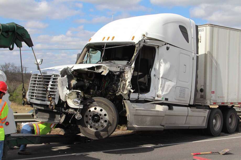 Accident Involving Two 18 Wheelers Closes Loop 410 On Southeast Side