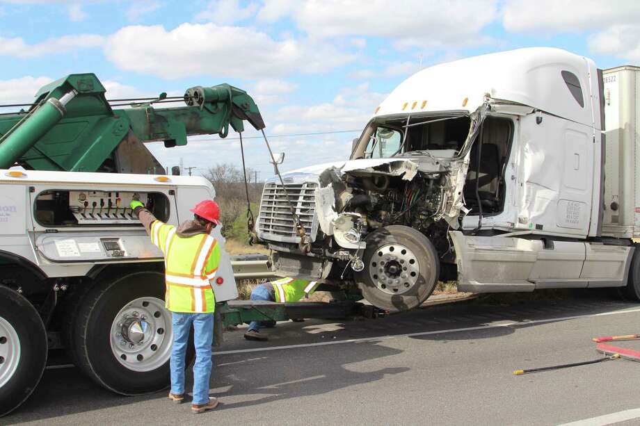 Accident Involving Two 18 Wheelers Closes Loop 410 On Southeast Side