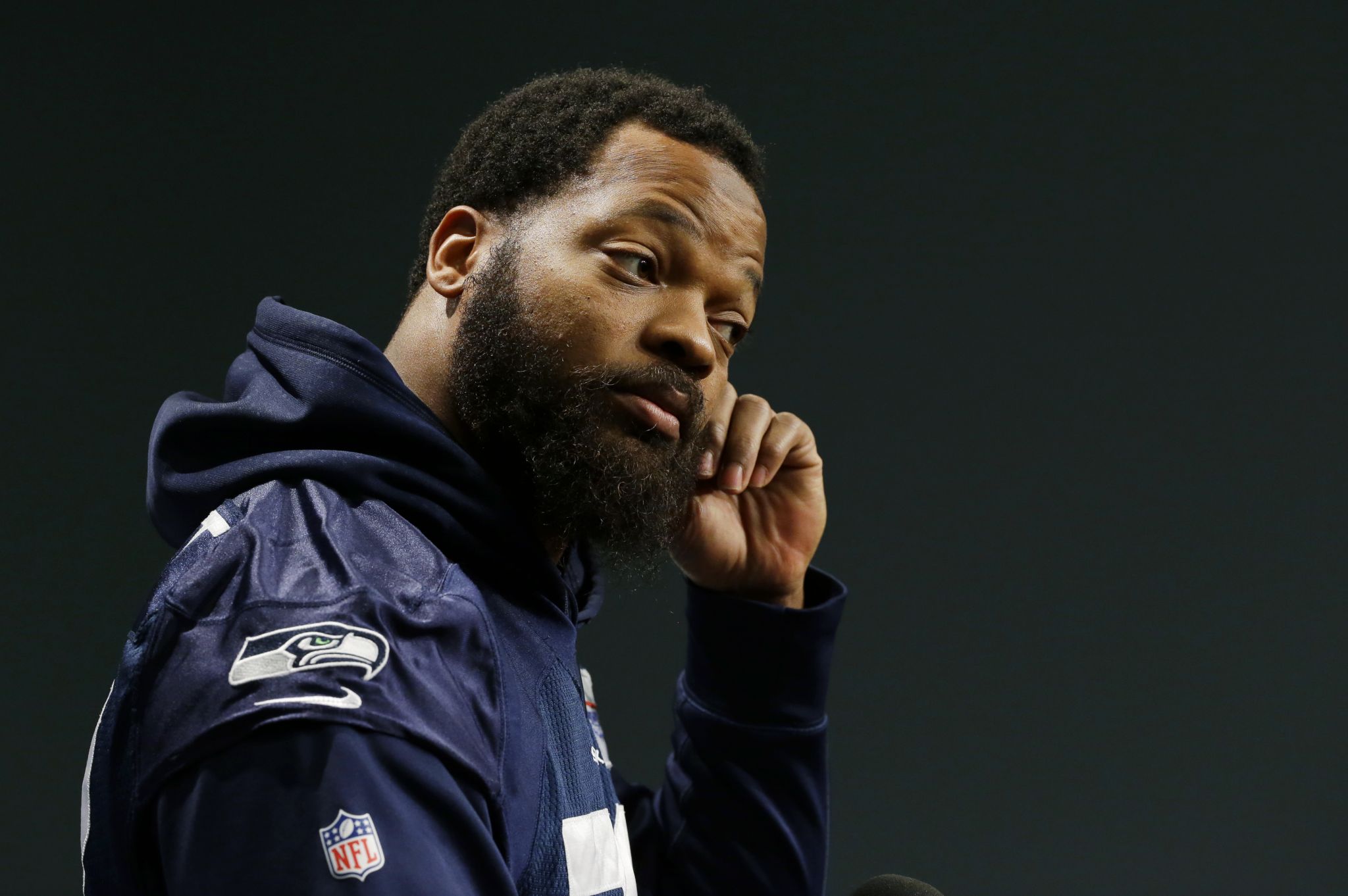 Seahawks' Michael Bennett continues dispute with ESPN's Stephen A. Smith