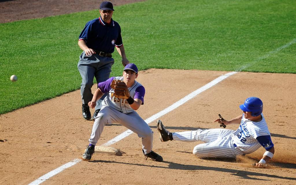 Fairfield Ludlowe advances to FCIAC baseball championship