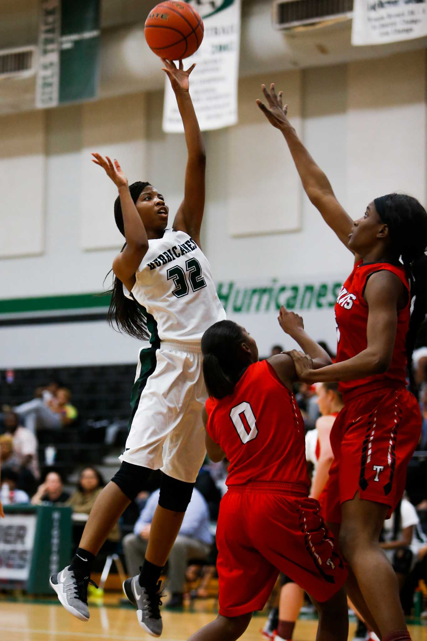 Fort Bend Travis gets huge game from Queen Egbo to take down Hightower