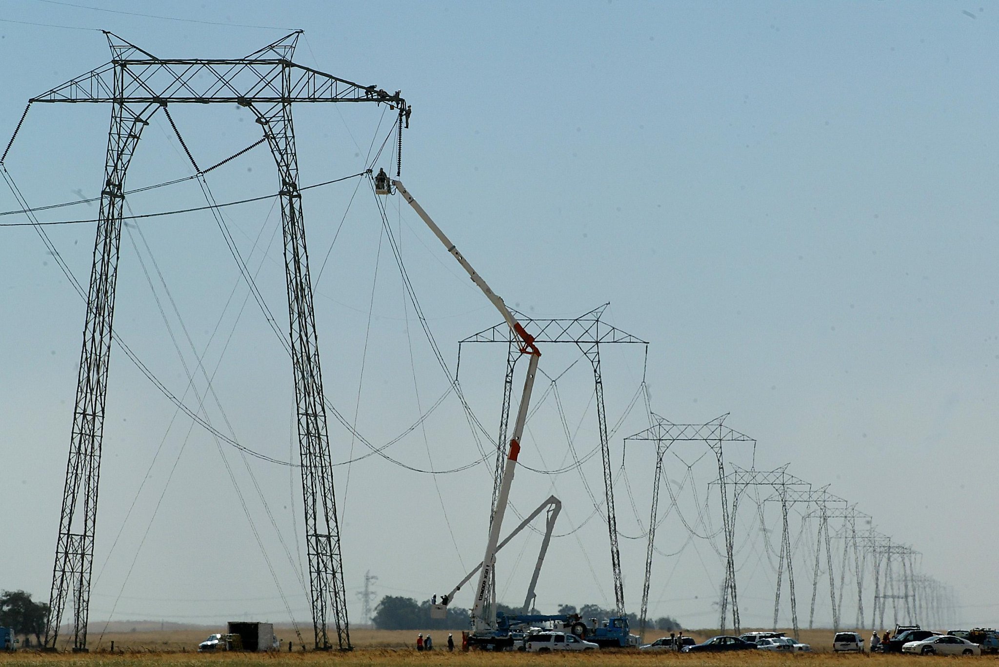Would creating one big electric grid in the West threaten California?