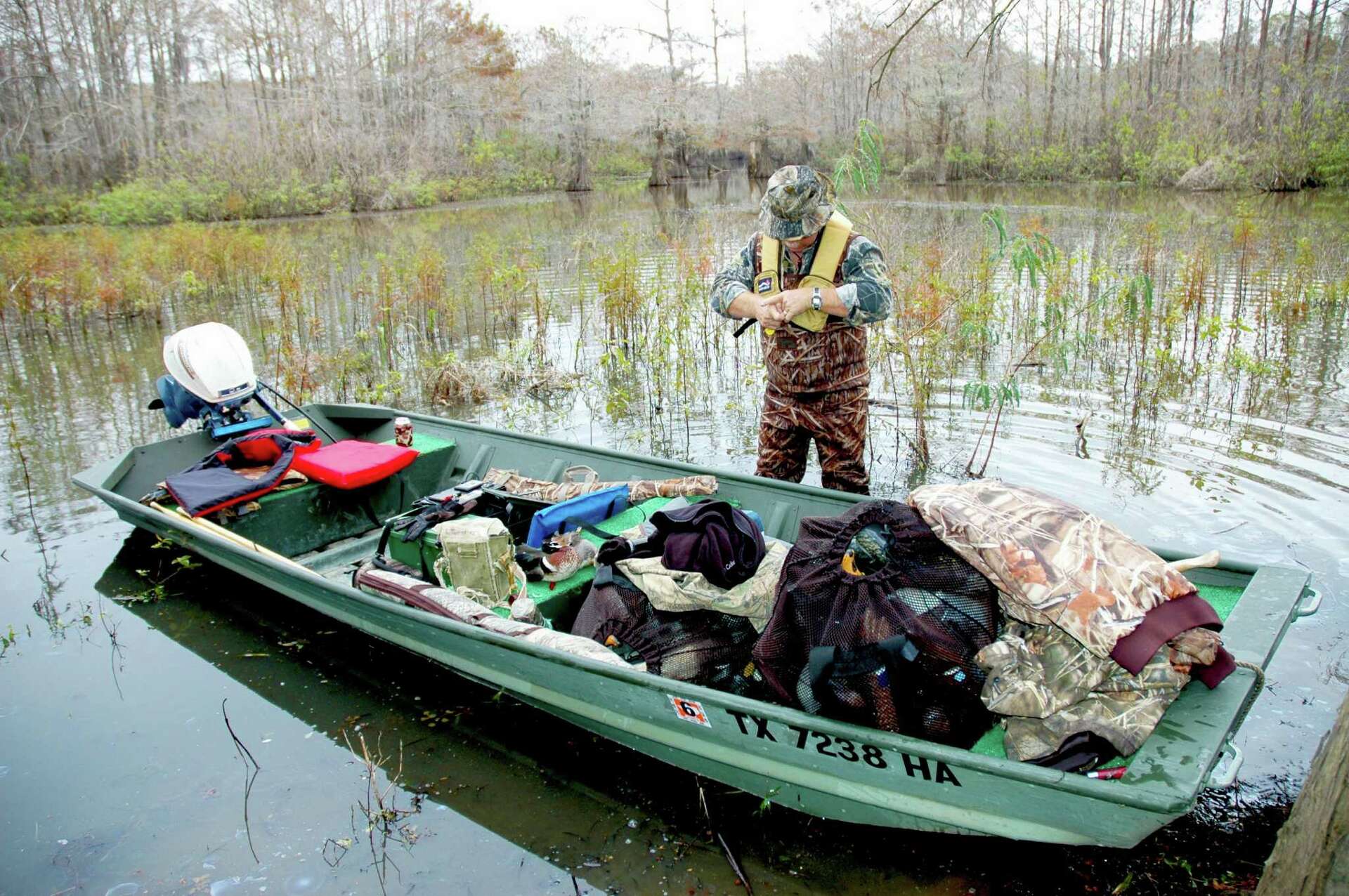 Life jacket a must for boating waterfowlers