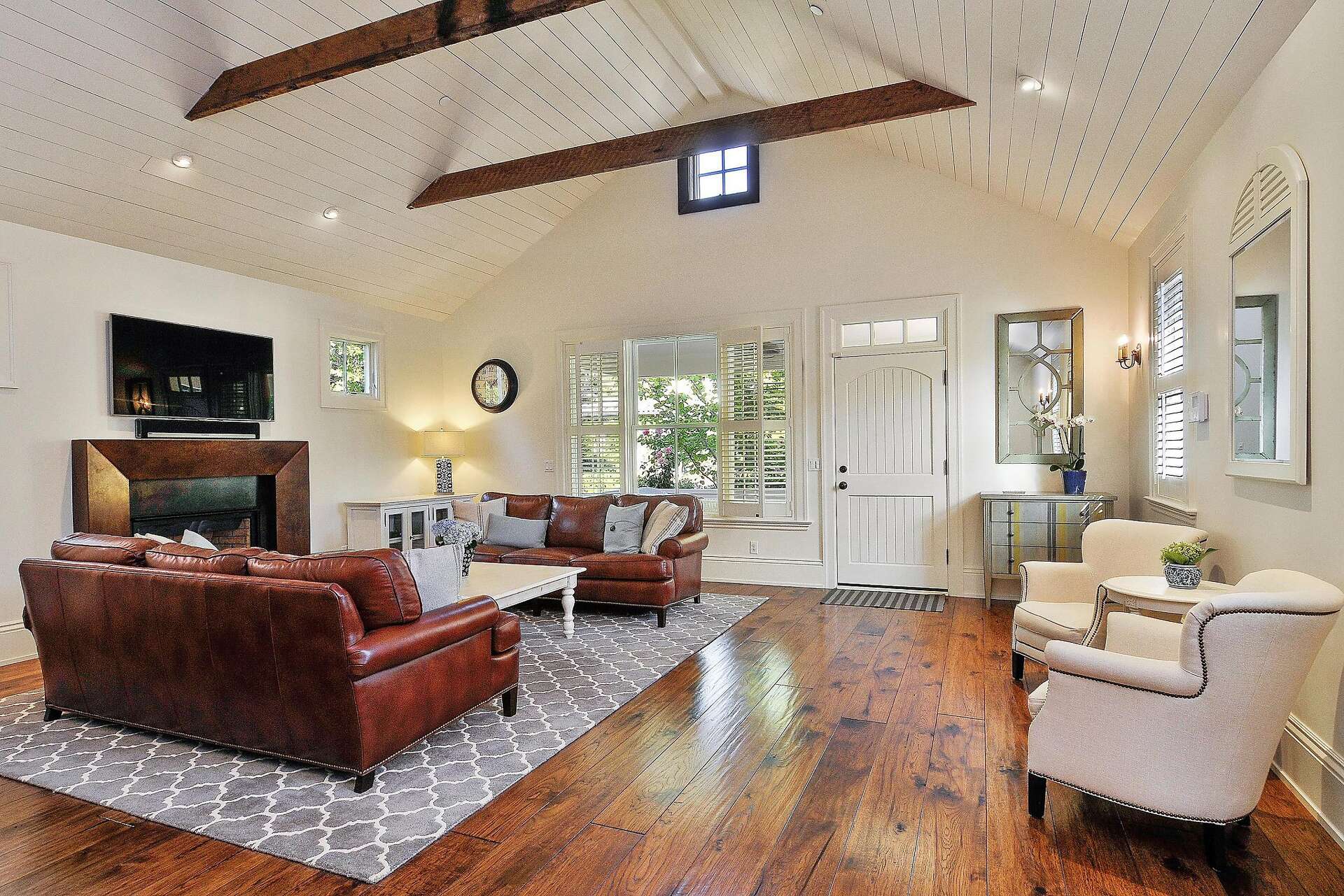 Inviting farmhouse awaits in east side of Sonoma