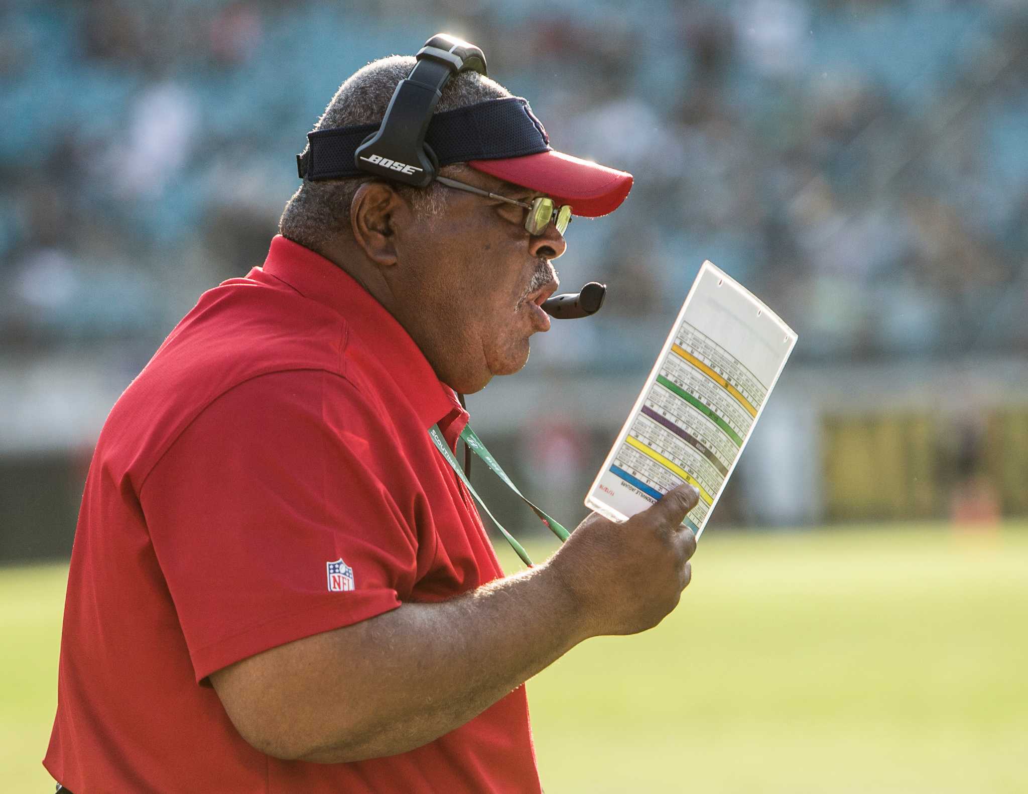 Vince Wilfork praises promotions of Romeo Crennel and Mike Vrabel