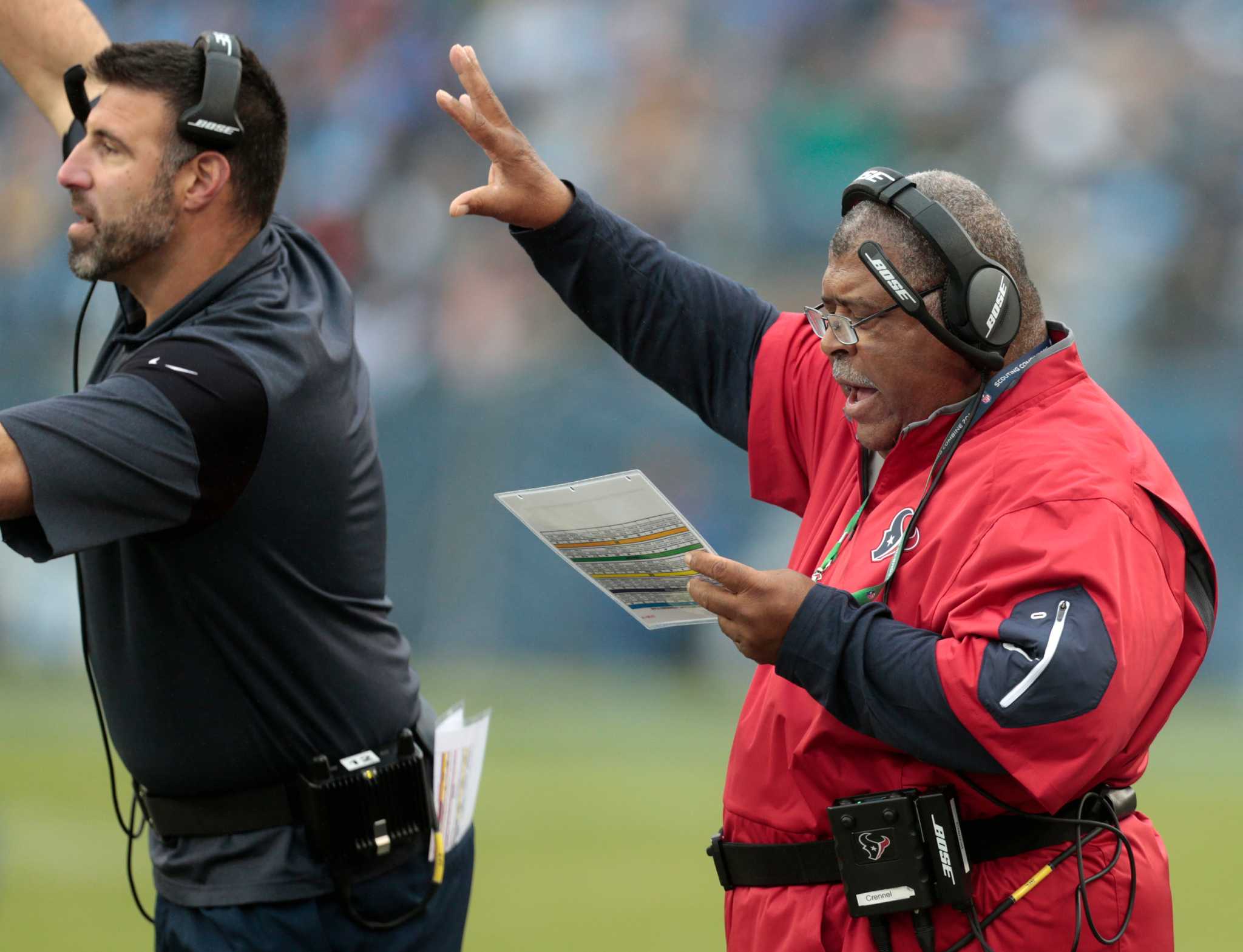 Texans hope to hold on to defensive coordinator Romeo Crennel