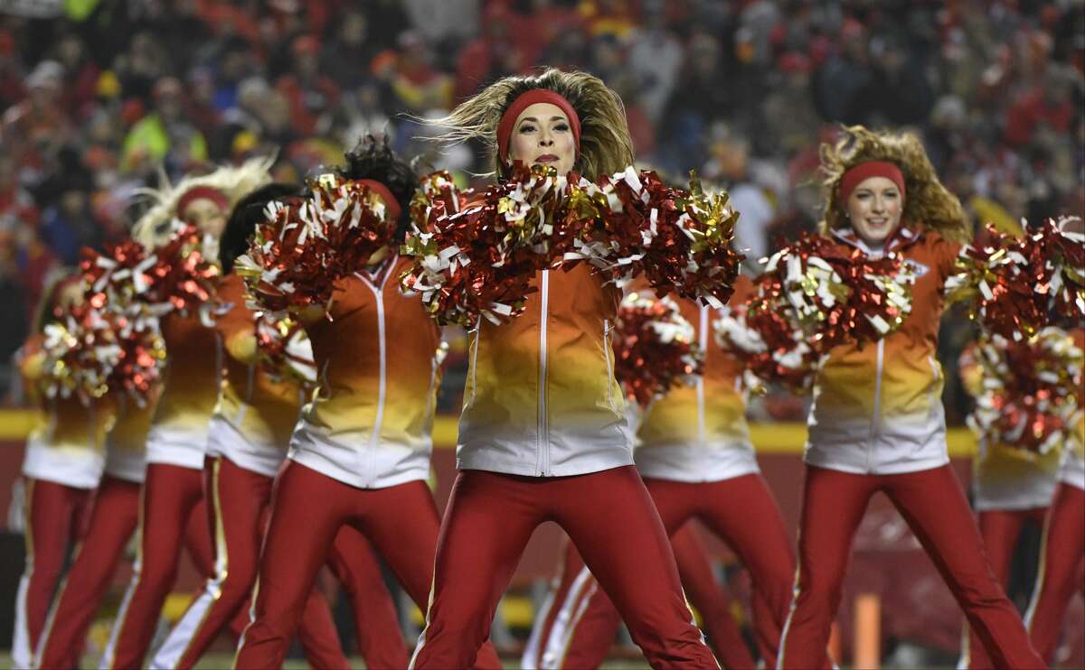 NFL Cheerleaders: Divisional Playoffs