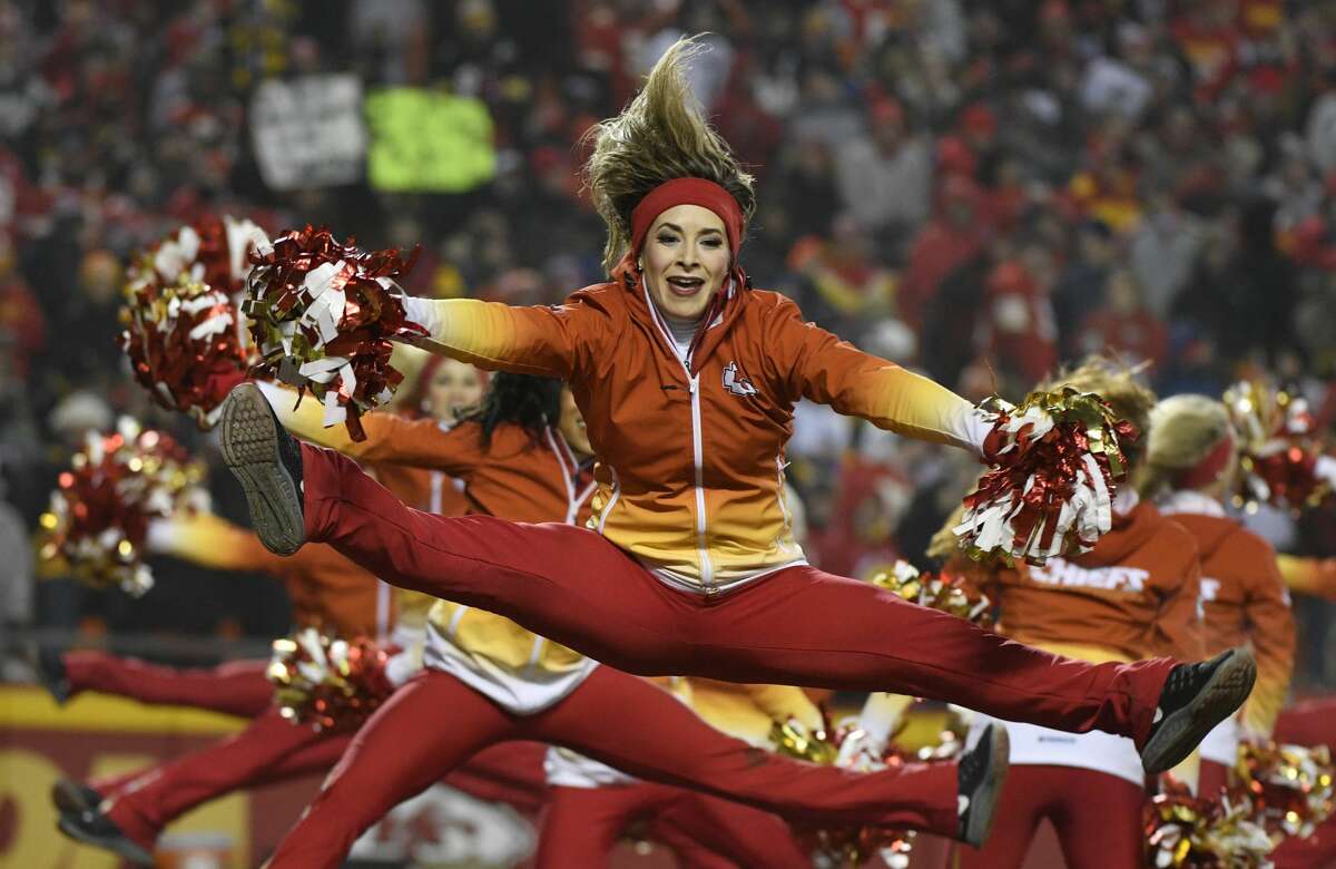 NFL Cheerleaders: Divisional Playoffs