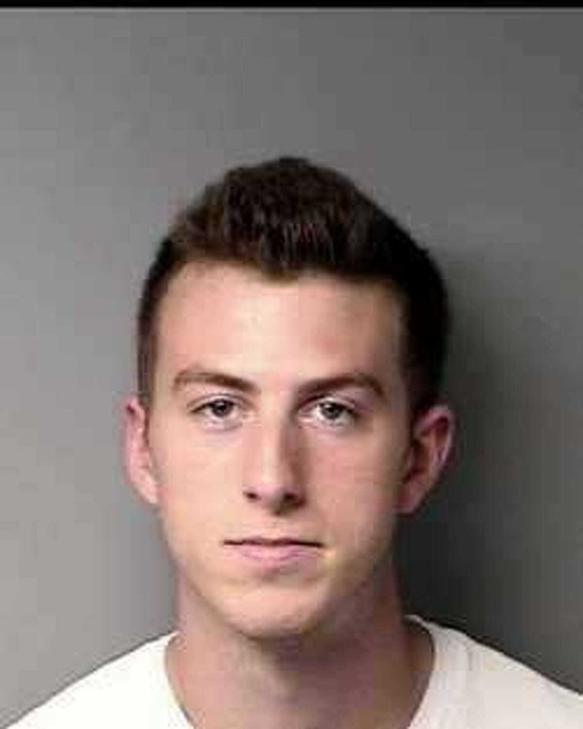 Cops: Man made $72,000 of pot paste in Kent apartment