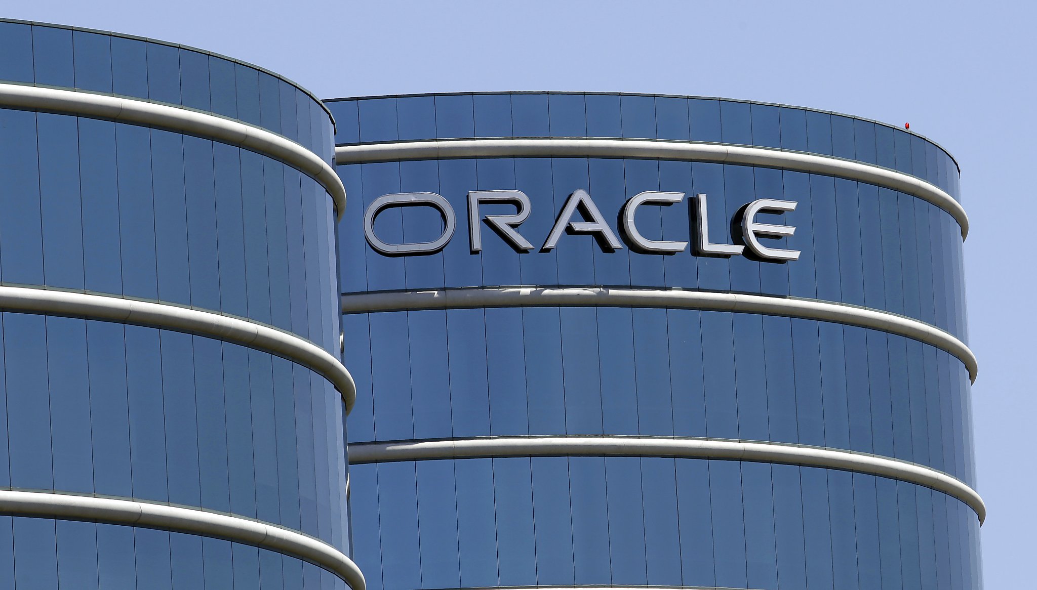 Oracle faces lawsuit over sales commissions