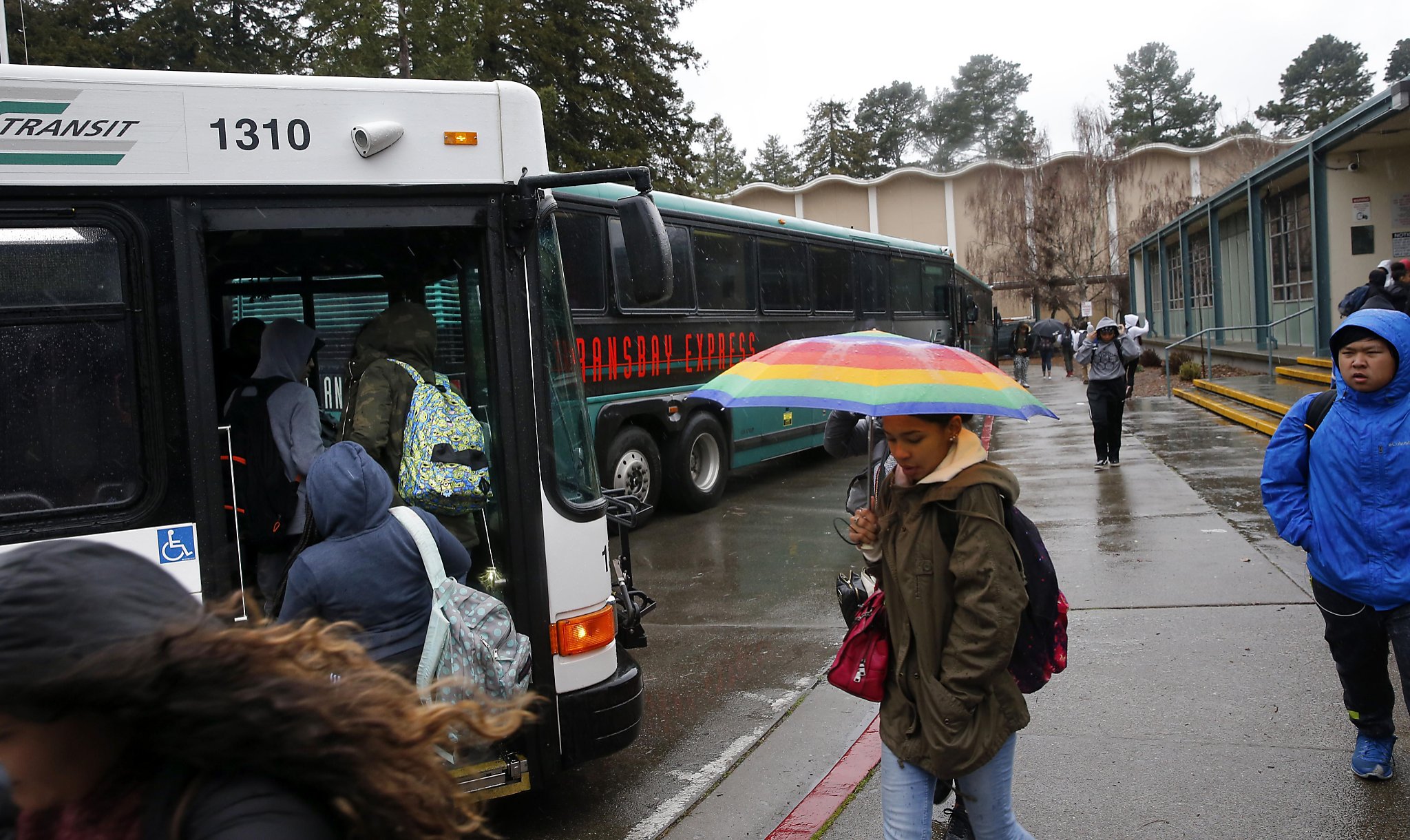 Oakland schools abruptly cut off money for AC Transit busing