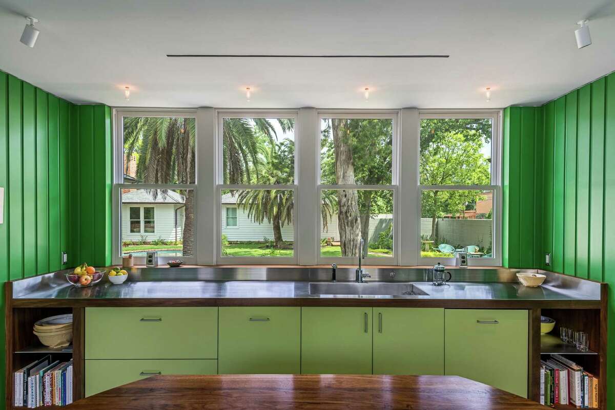 Going Green: Houston architect's home a showcase for art, fresh colors
