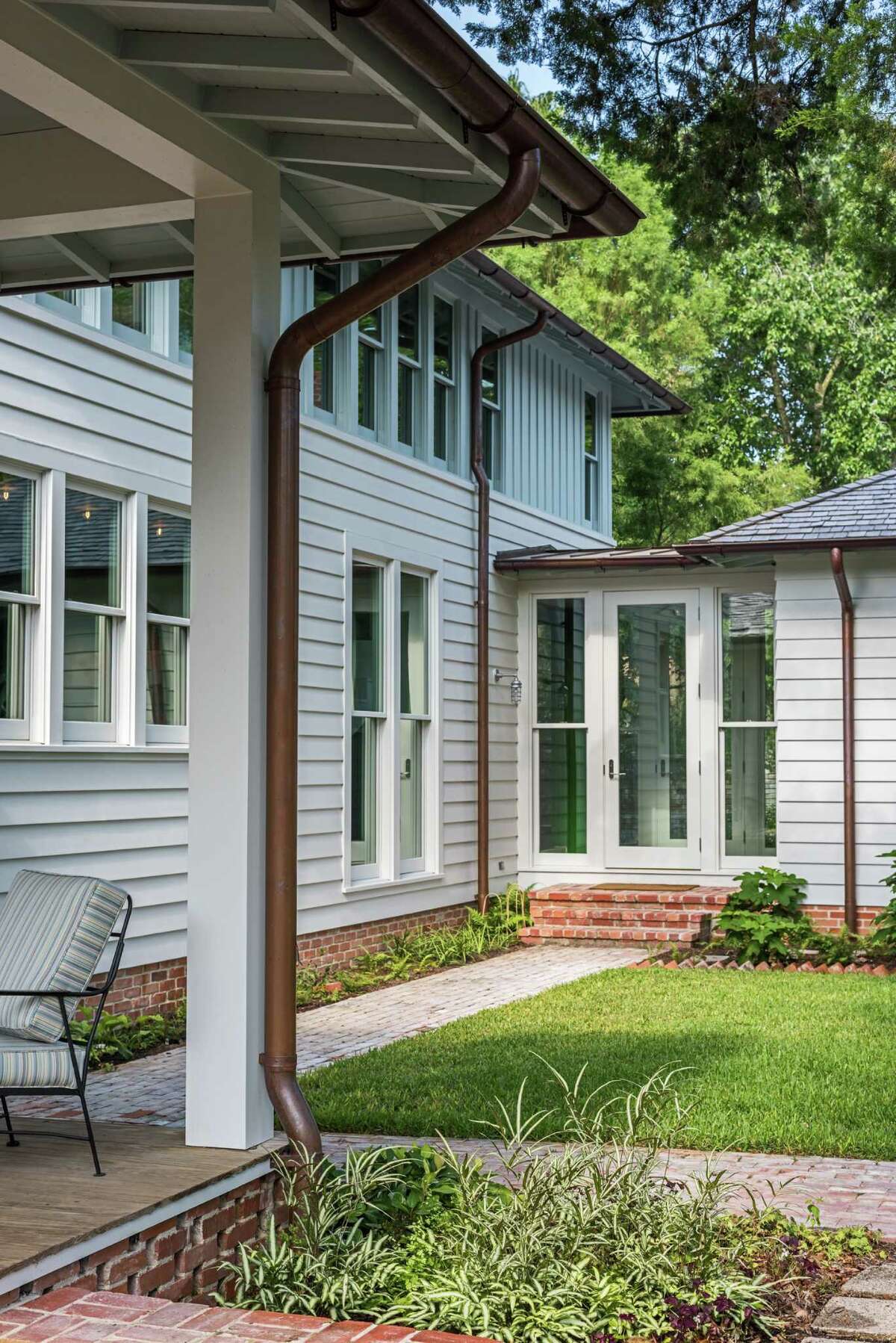 Going Green: Houston architect's home a showcase for art, fresh colors