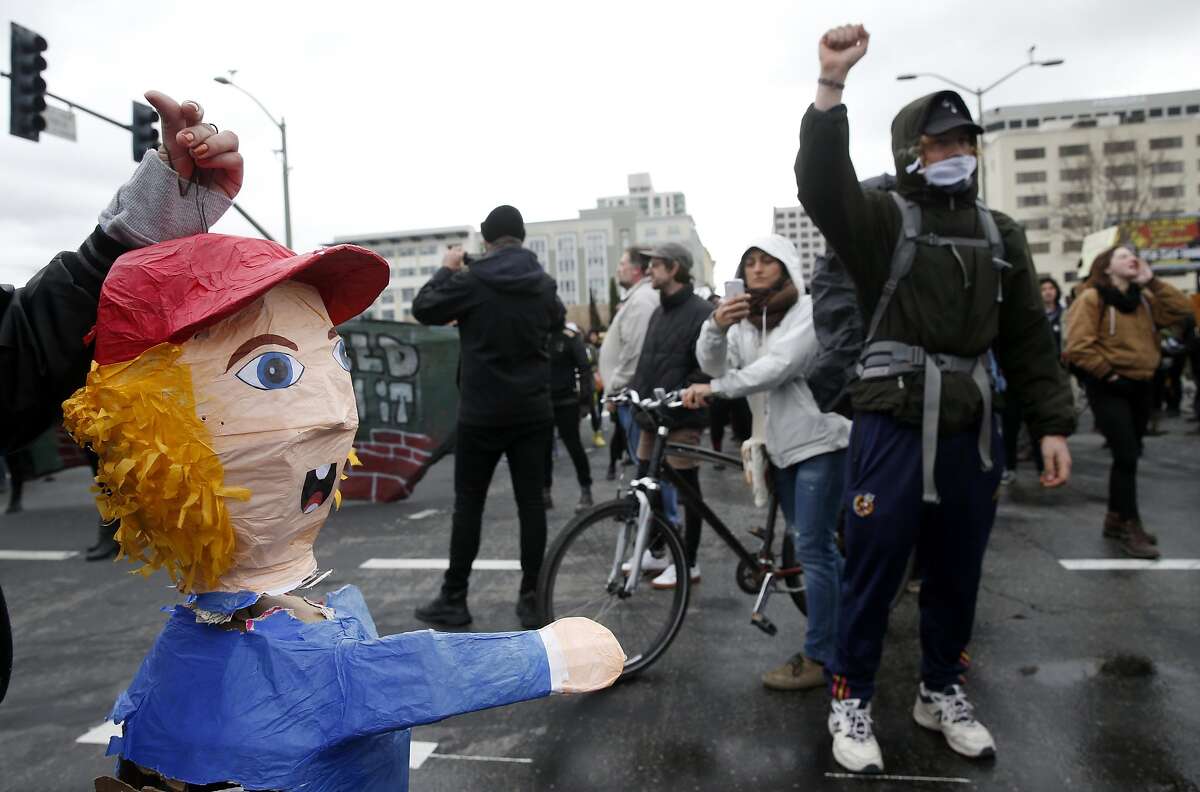 Thousands protest in San Francisco and Oakland as President Trump sworn in