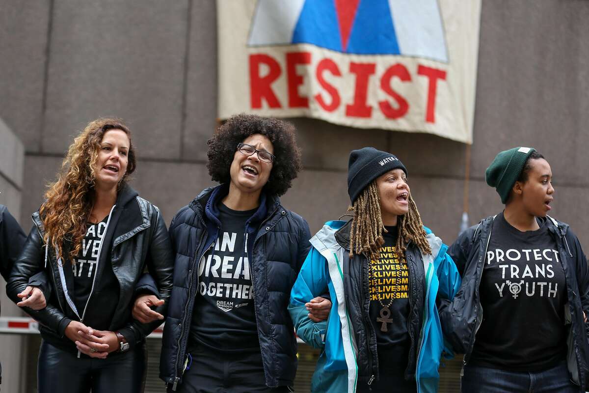 Thousands protest in San Francisco and Oakland as President Trump sworn in